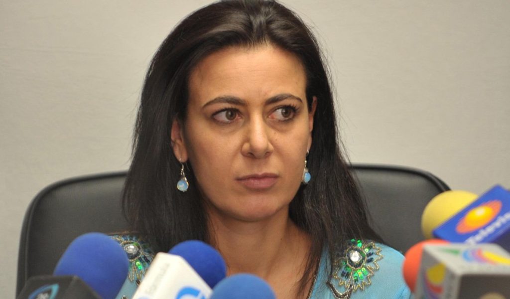 La millonaria demanda de Lizeth Farah, madre de Paulette, en contra del ...