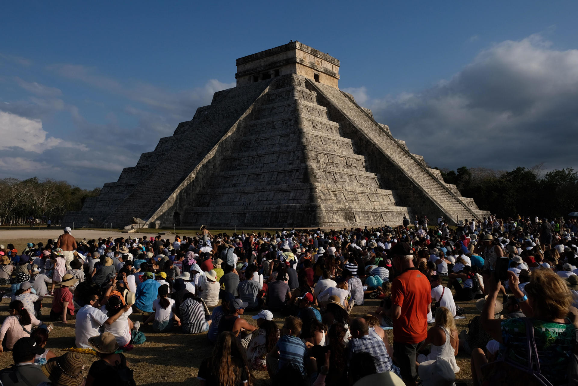 Chichen Itzá: Turista rompe las reglas y sube a pirámide